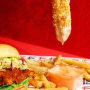 LA Chicks Photos - Ayala Triangle Gardens, Makati | Booky