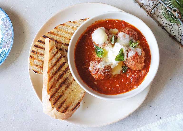 10 Restaurants You Need to Try in Rockwell! | Booky